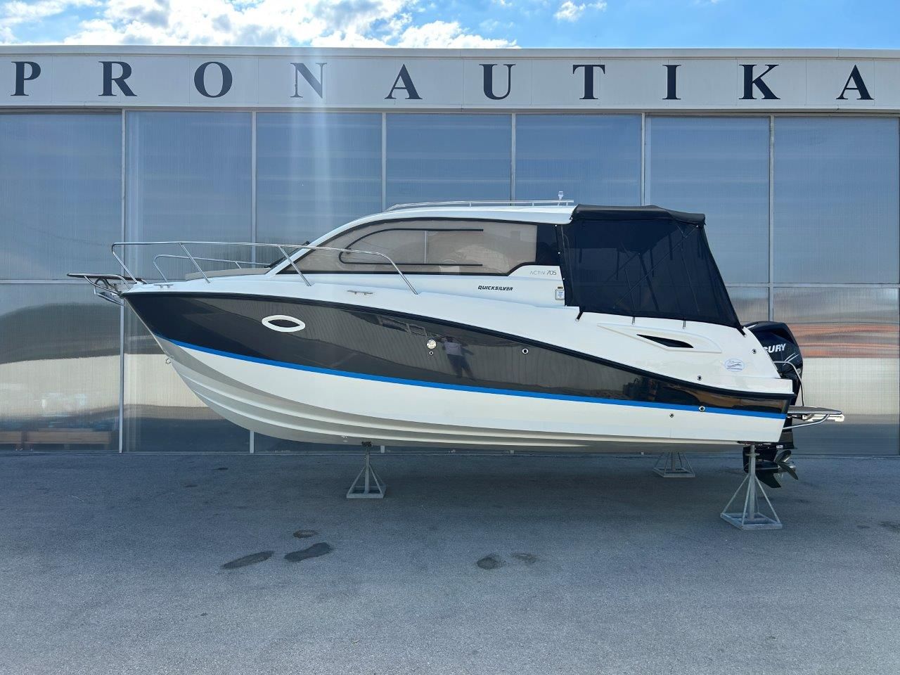 Quicksilver 705 Active cruiser - 2012